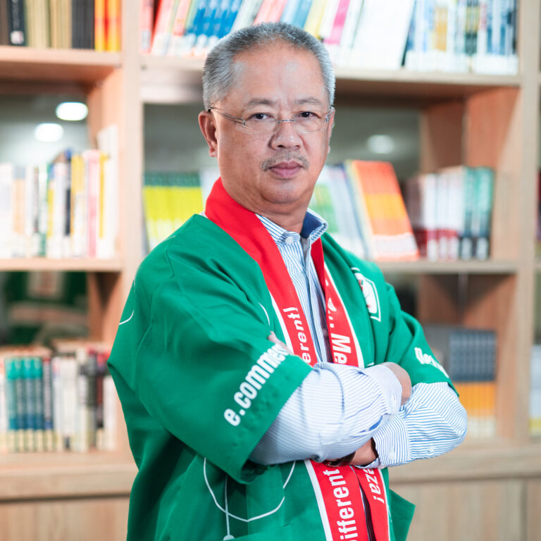 Our Board of Directors - Senheng New Retail Berhad