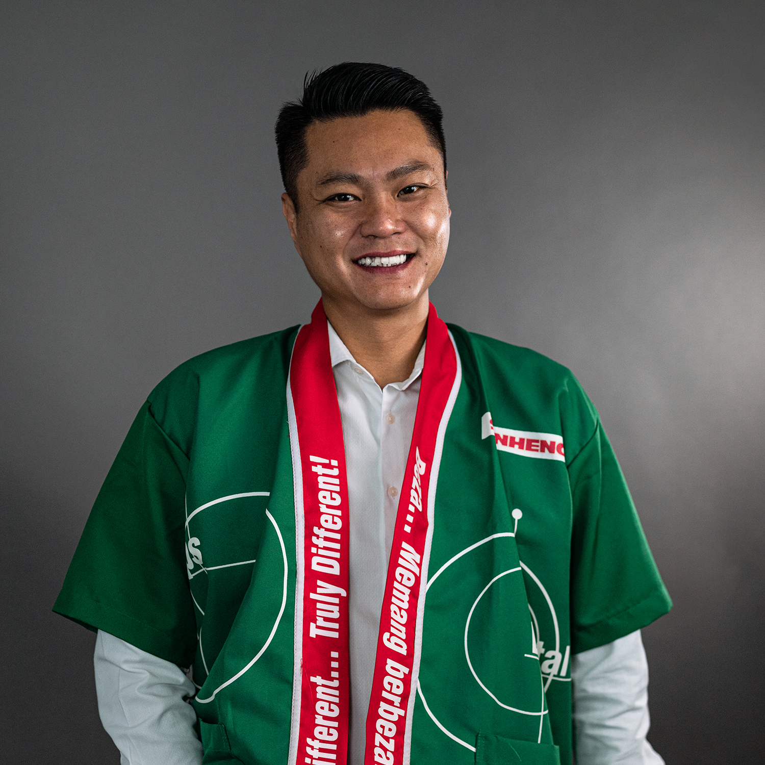 Our Management Team - Senheng New Retail Berhad